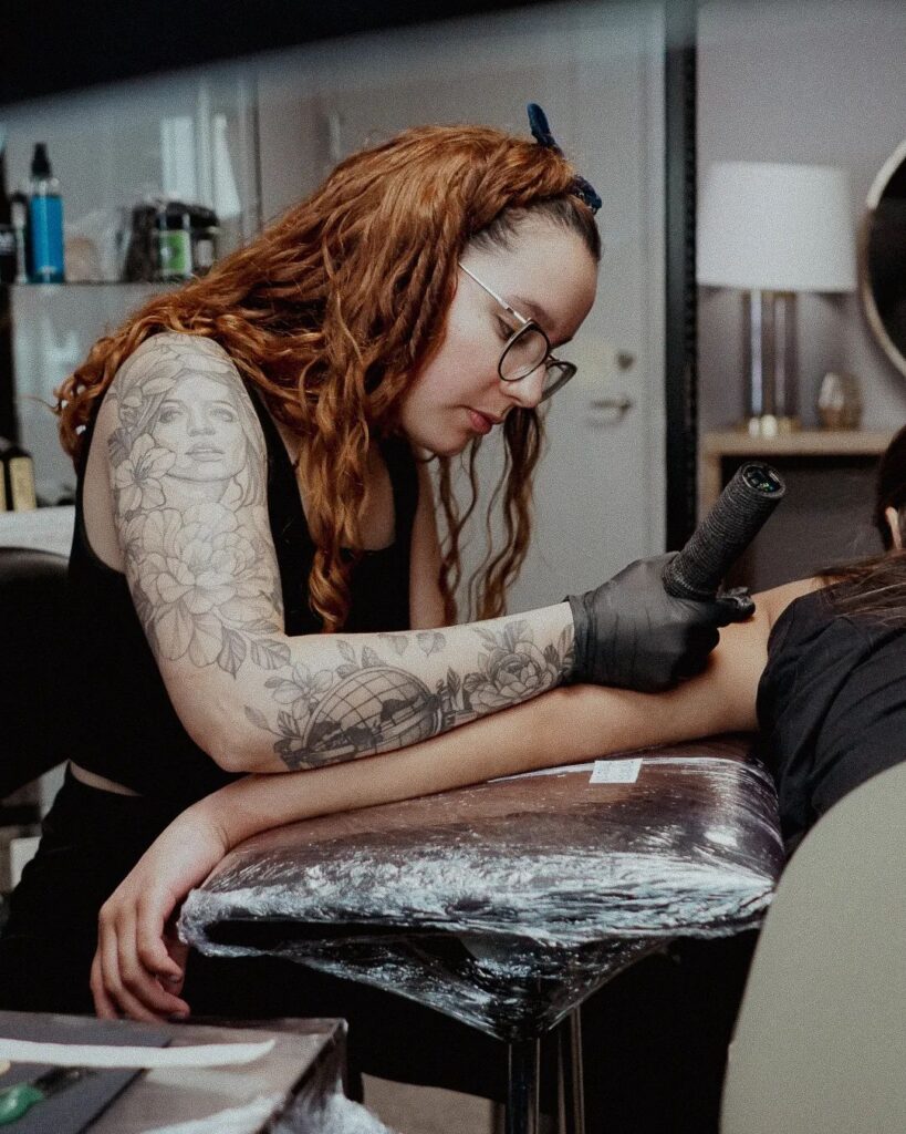 Skarlet Rodrigues - Inksane Tattoo & piercing